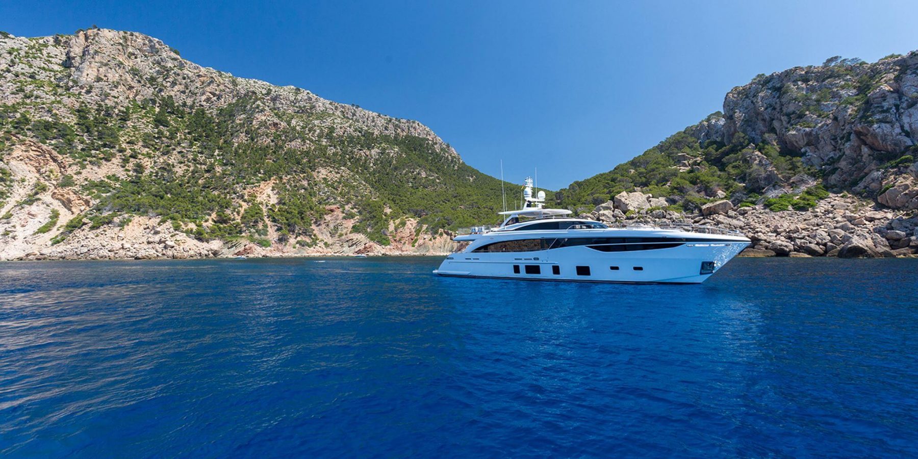 Princess 35M Luxury Superyacht | Princess Motor Yacht Sales