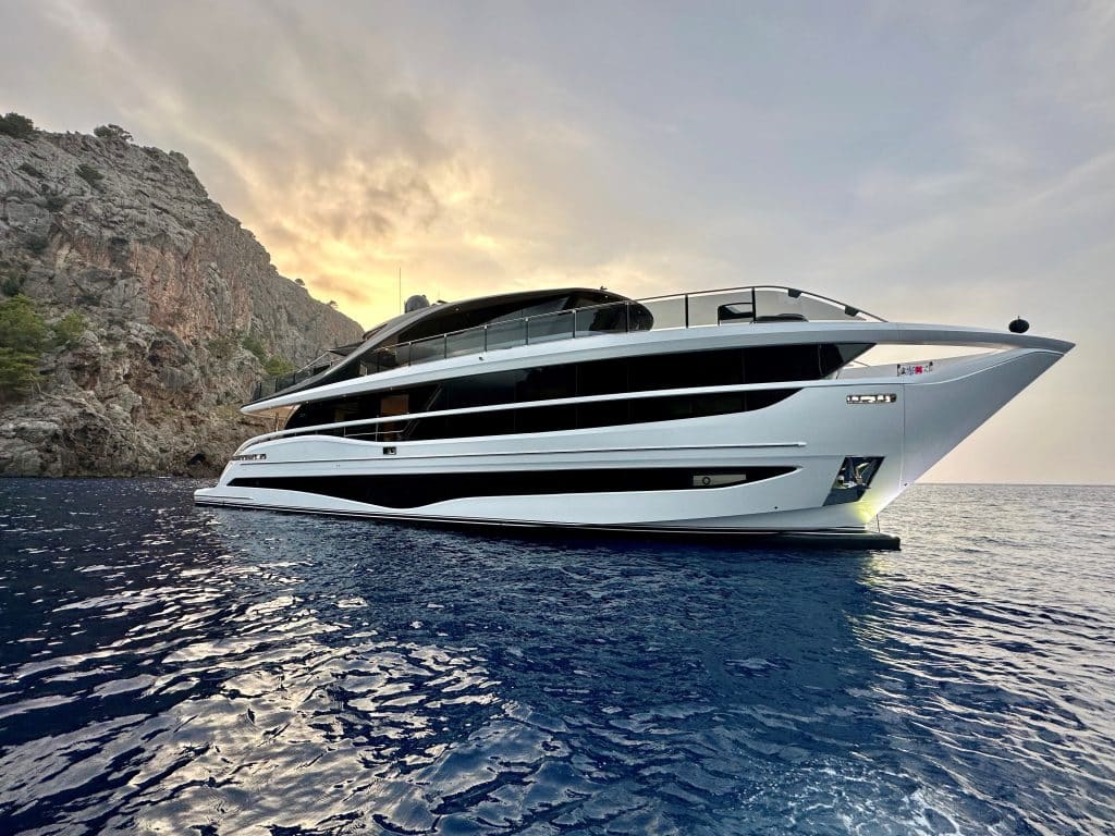 Retrofit Princess X95 - From Plymouth to Palma with Love